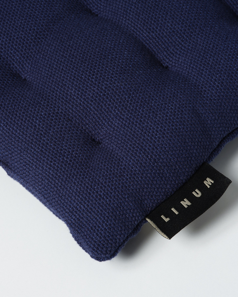 Discover LINUM's outlet range of quality home textiles