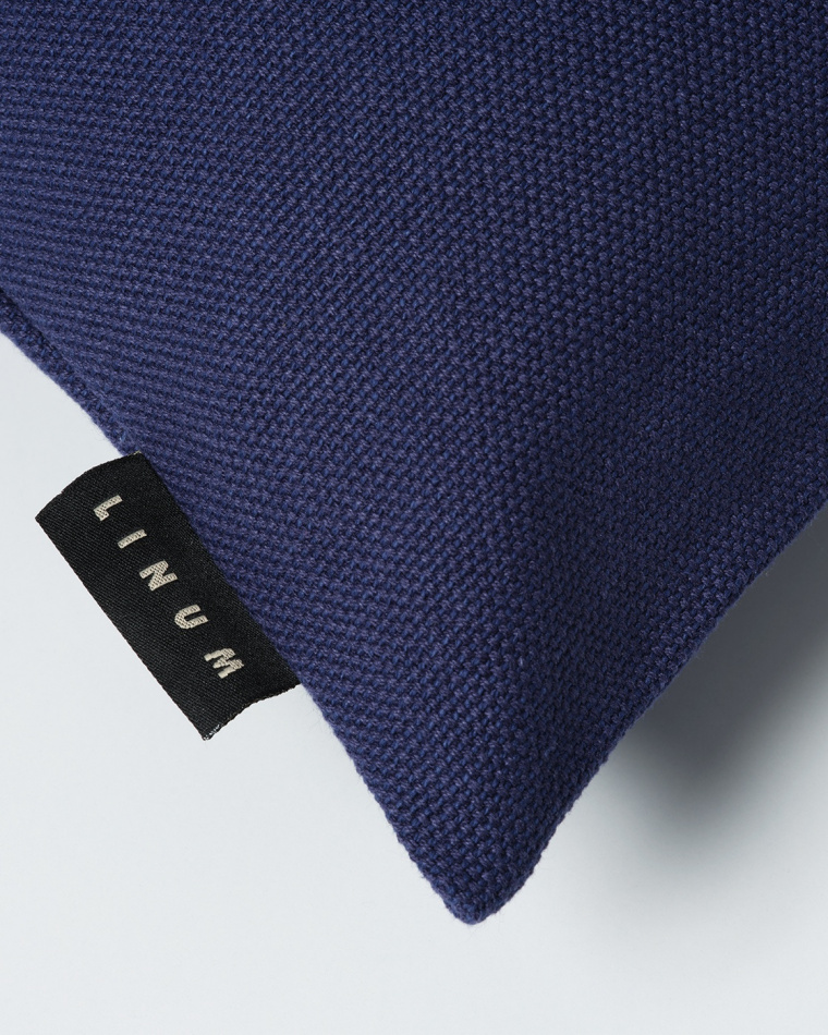 Discover LINUM's outlet range of quality home textiles